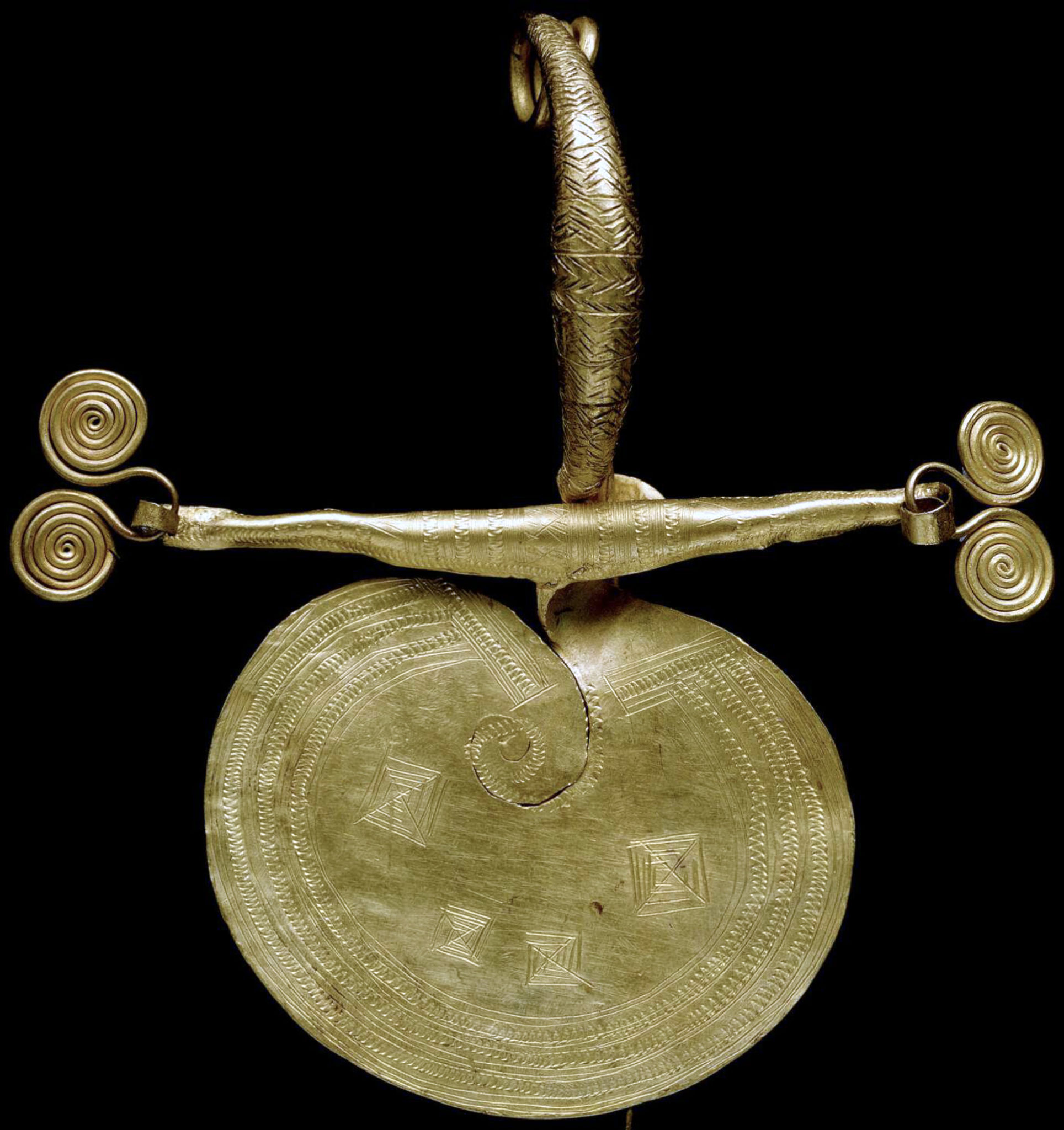 Smarthistory – The Regolini-Galassi tomb and the Parade Fibula