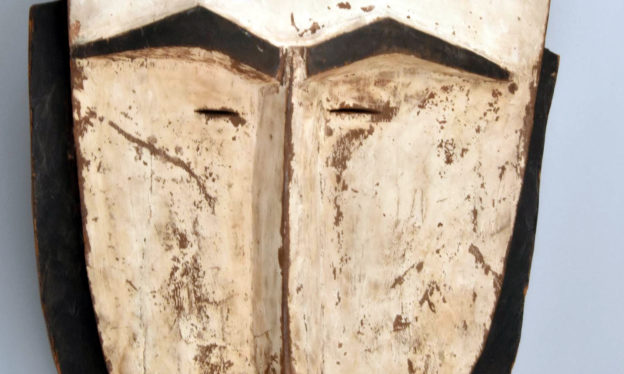 Smarthistory – Painted mask (tapuanu), Caroline Islands