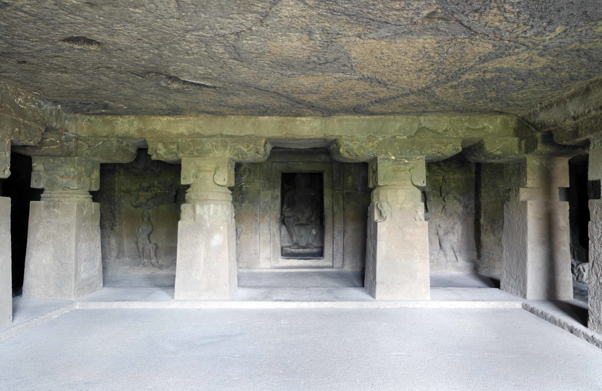 Smarthistory – The multireligious caves at Ellora