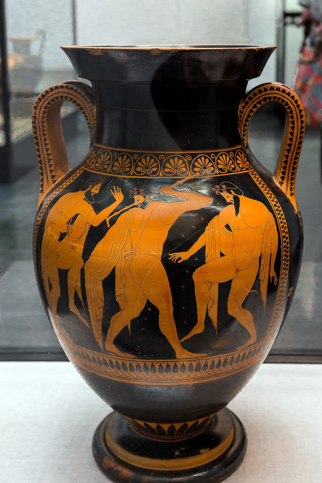 Smarthistory – Pottery, the body, and the gods in ancient Greece, c. 800–490 B.C.E.
