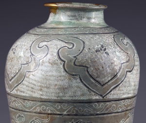 Smarthistory – Buncheong Jar with cloud and dragon design