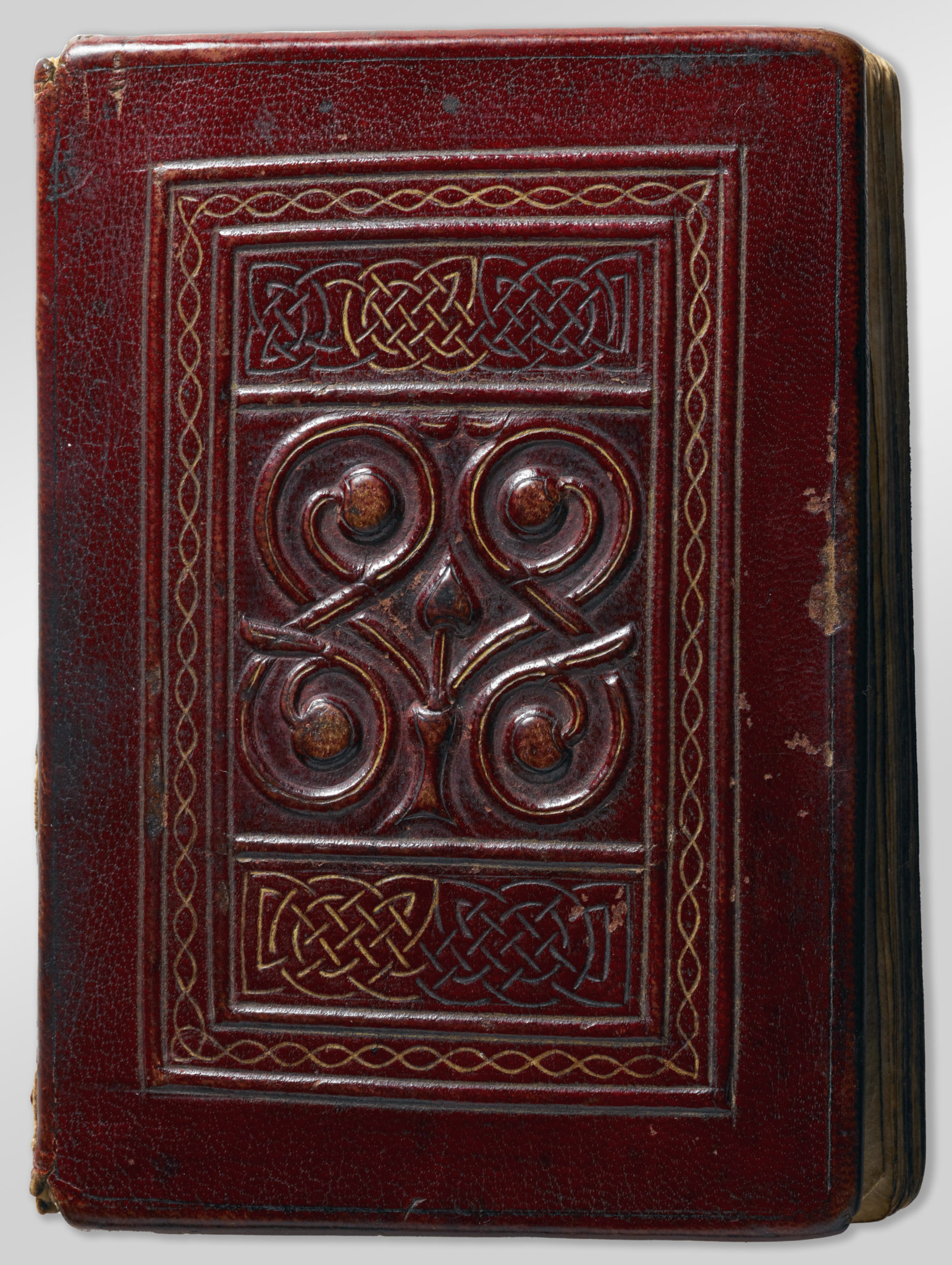 Smarthistory – Medieval books in leather (and other materials)