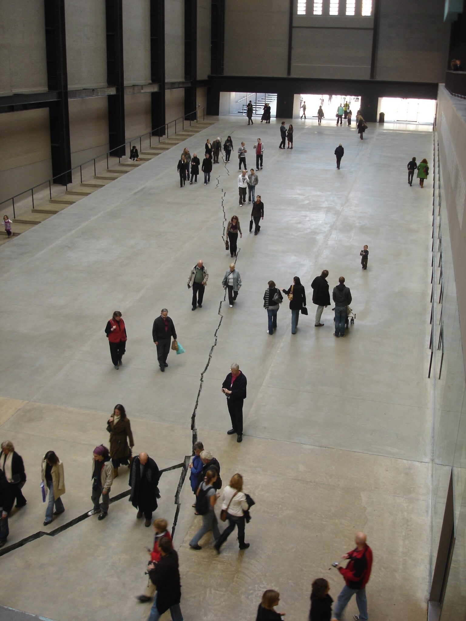 Smarthistory – Doris Salcedo, Shibboleth
