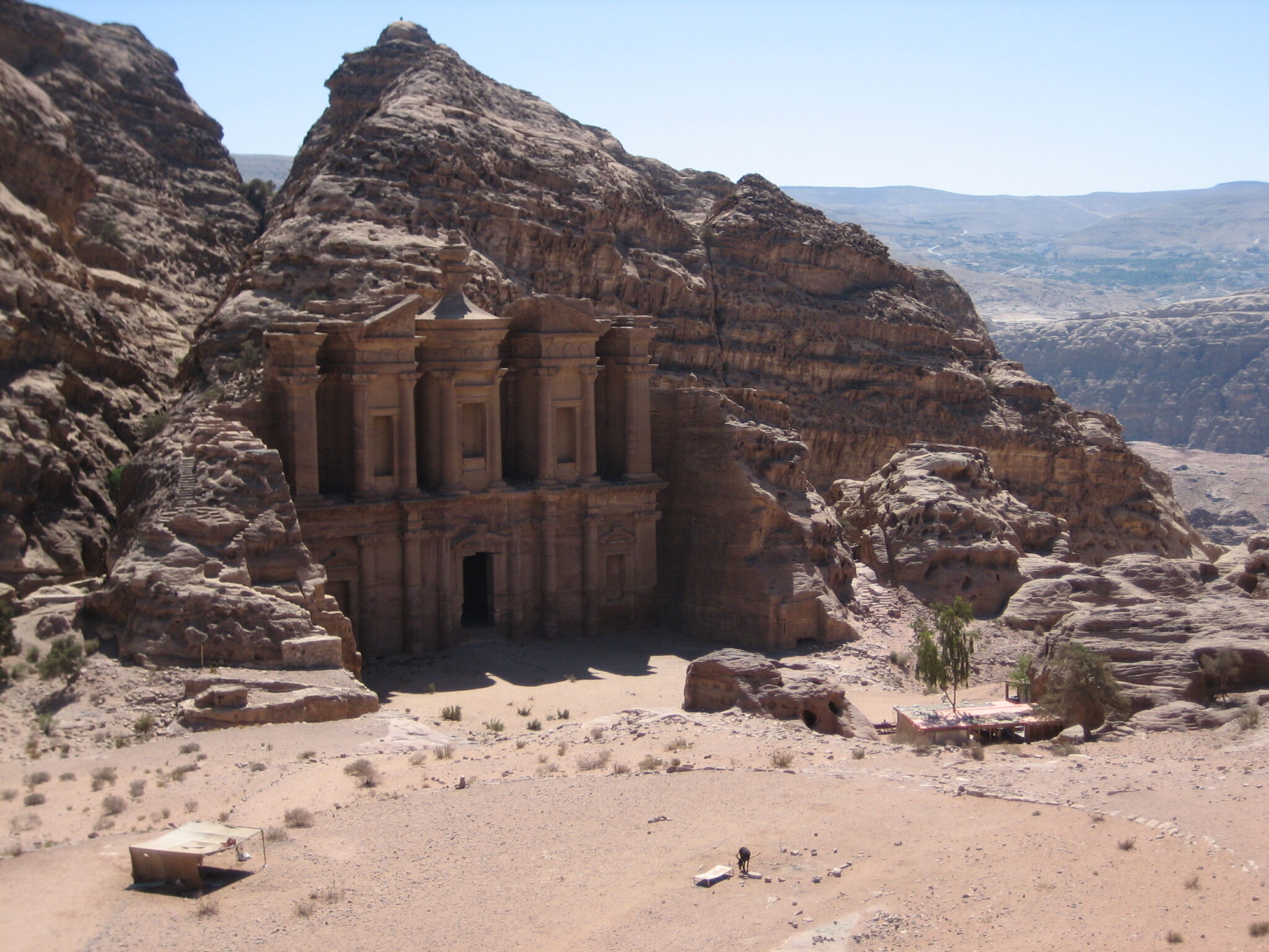 Smarthistory – Petra: rock-cut façades