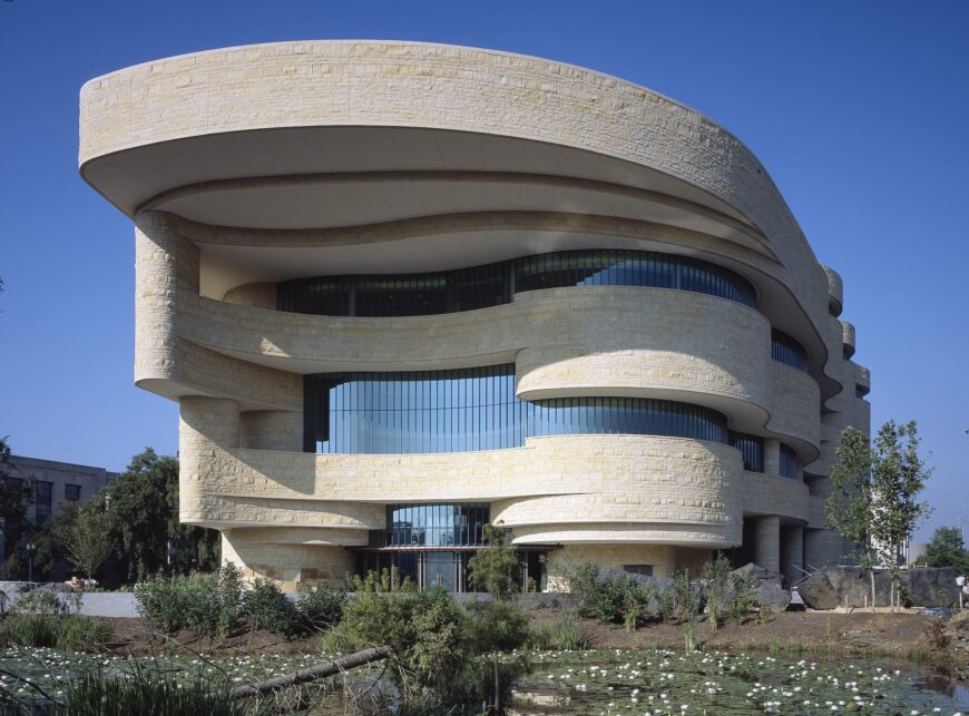 Smarthistory – Contemporary Native American architecture