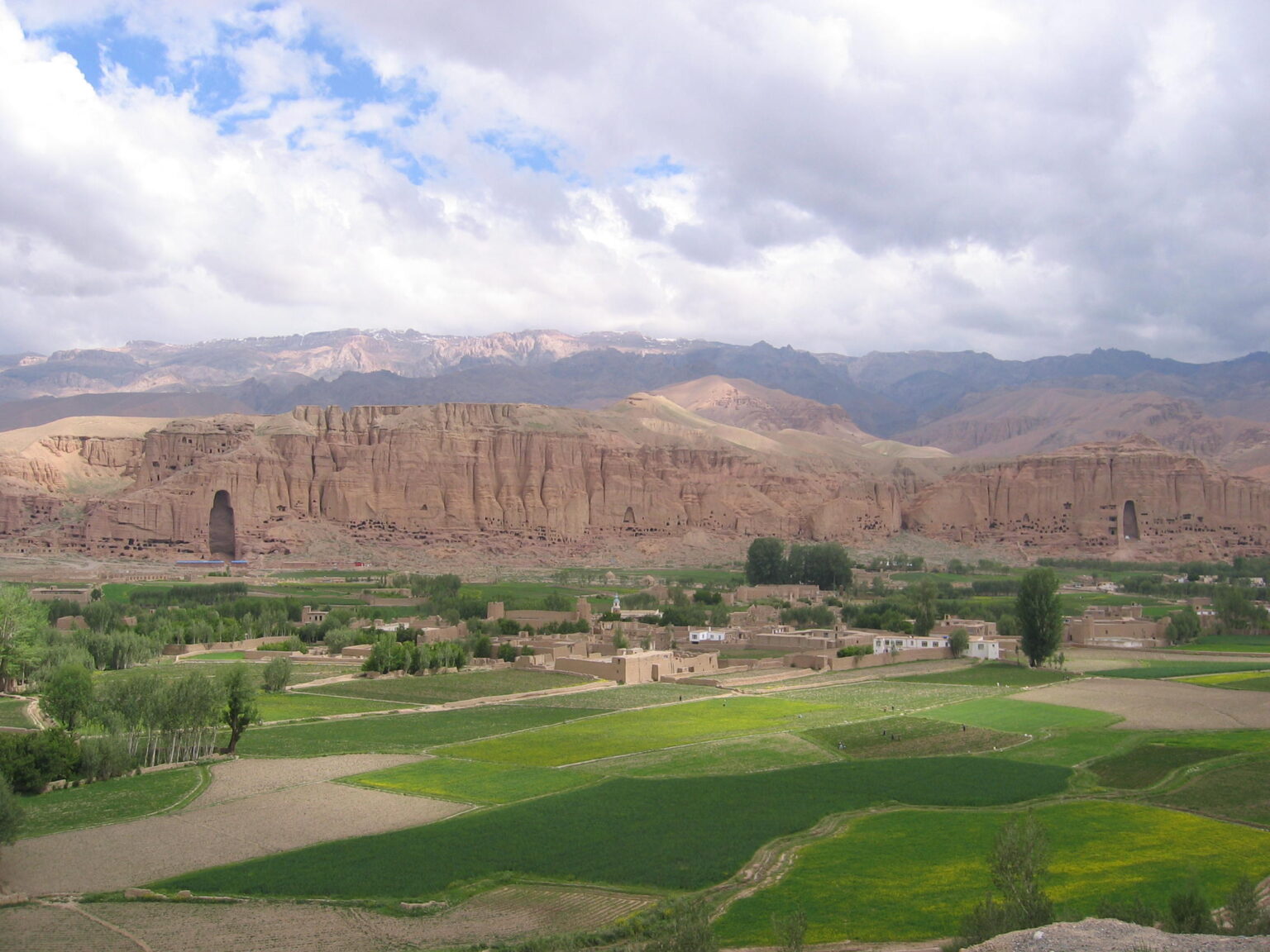 Smarthistory – Bamiyan Buddhas