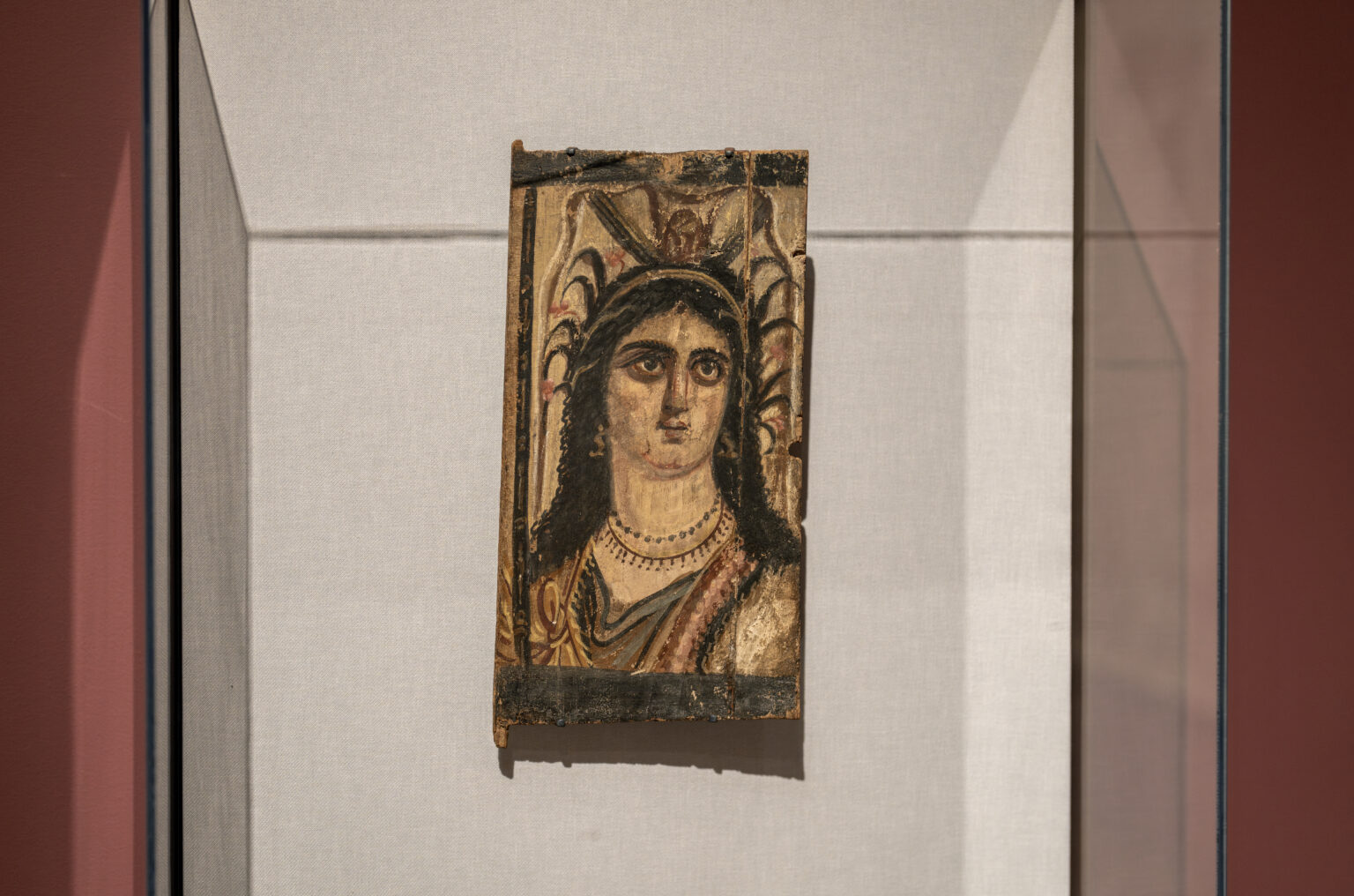 Smarthistory – Painted portrait of Isis: between empires and icons