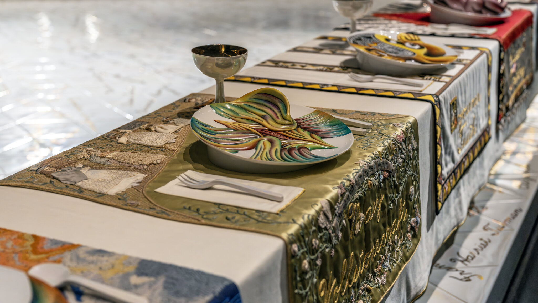 Smarthistory – Judy Chicago, The Dinner Party